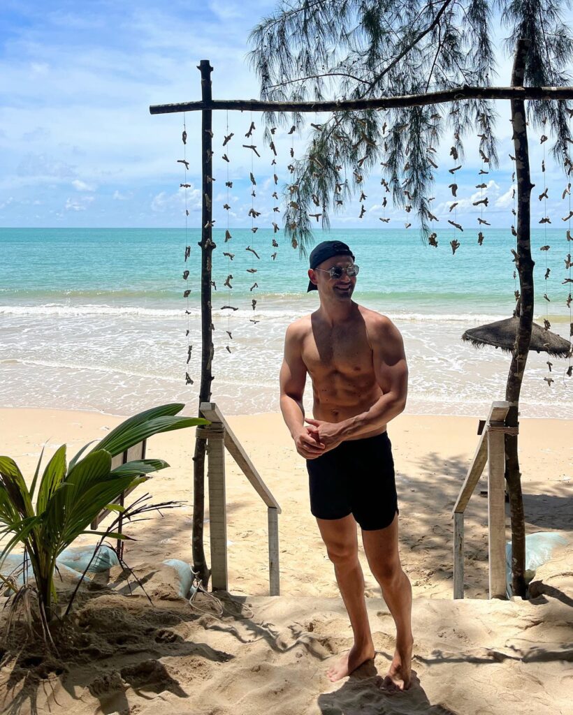 Michael Auger – Shirtless Celebs