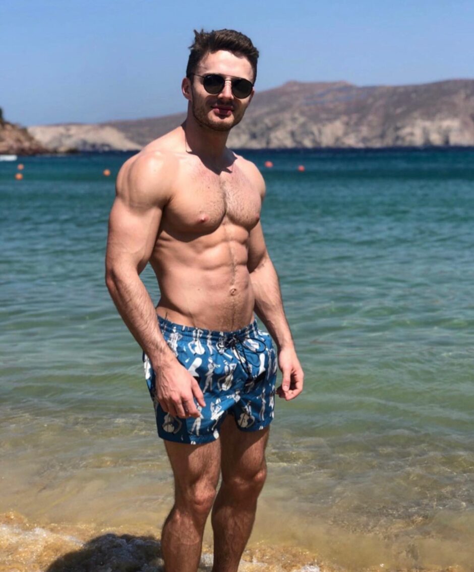 Fernando Burack – Shirtless Celebs