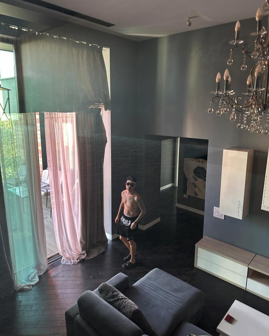 Mike Singer – Shirtless Music Celebs