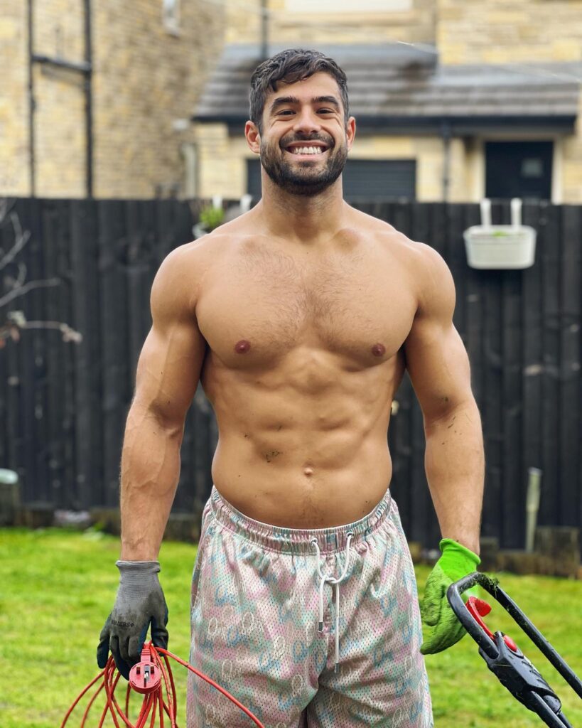 Dan Tai – Shirtless Celebs