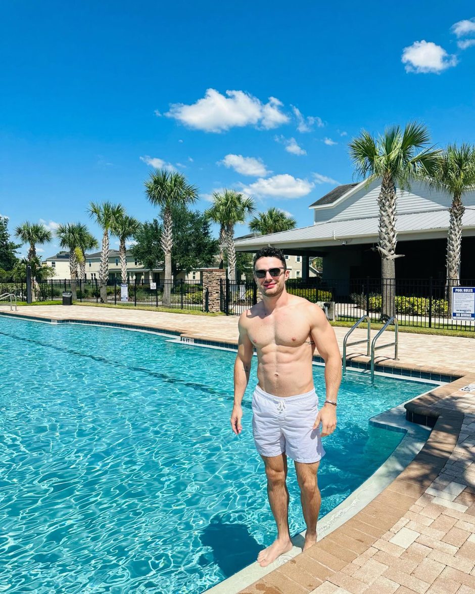 Fernando Burack – Shirtless Celebs