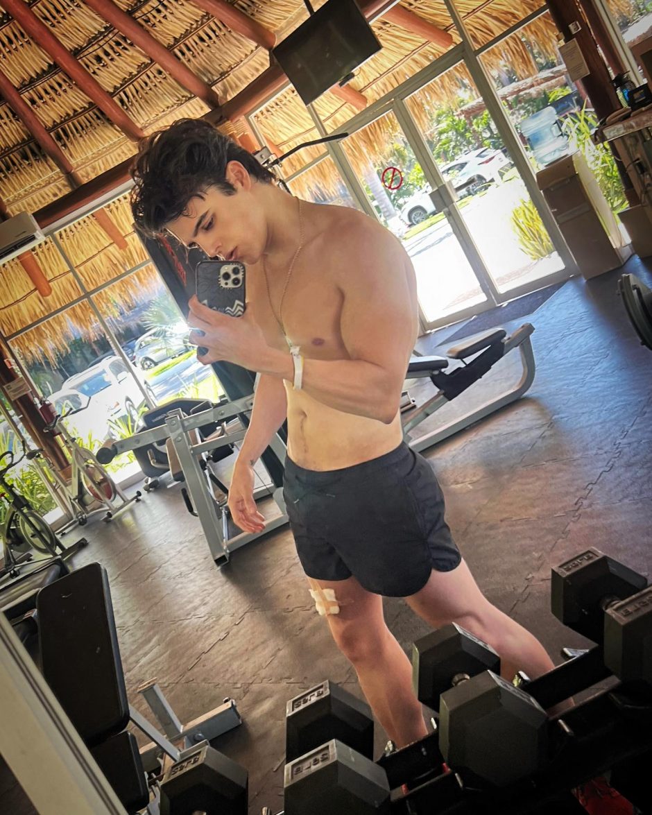 Andrés Navy – Shirtless Celebs