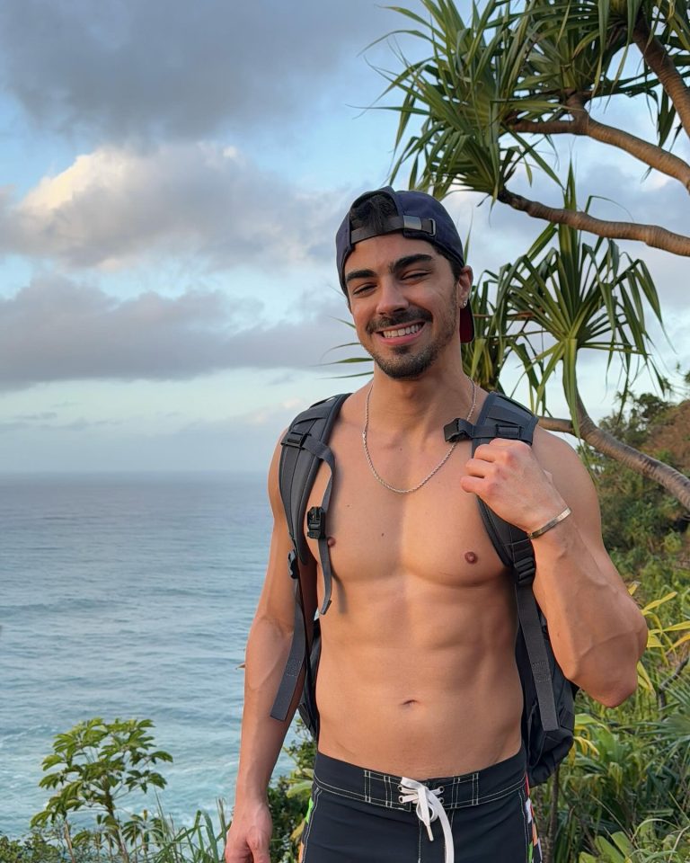 Gabriel Drummond – Shirtless Celebs