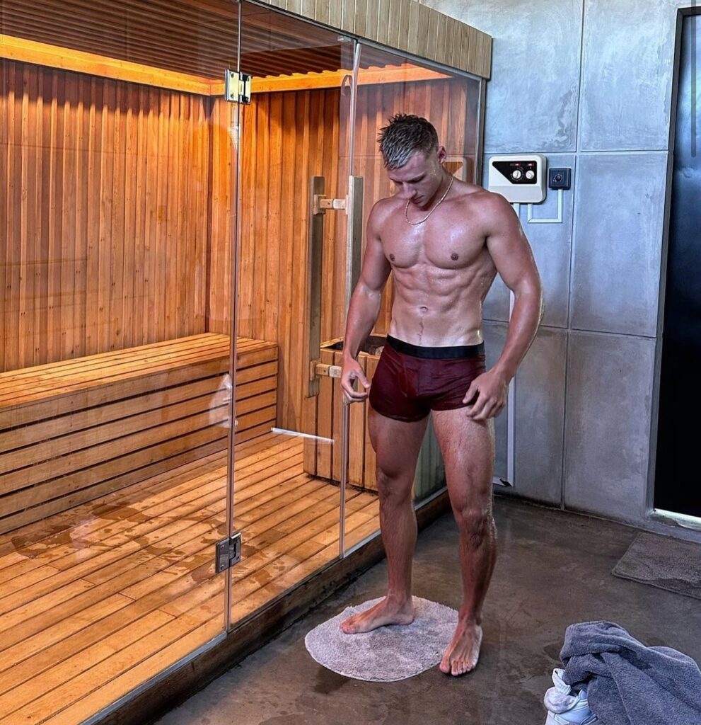 Max Wyatt – Shirtless Celebs