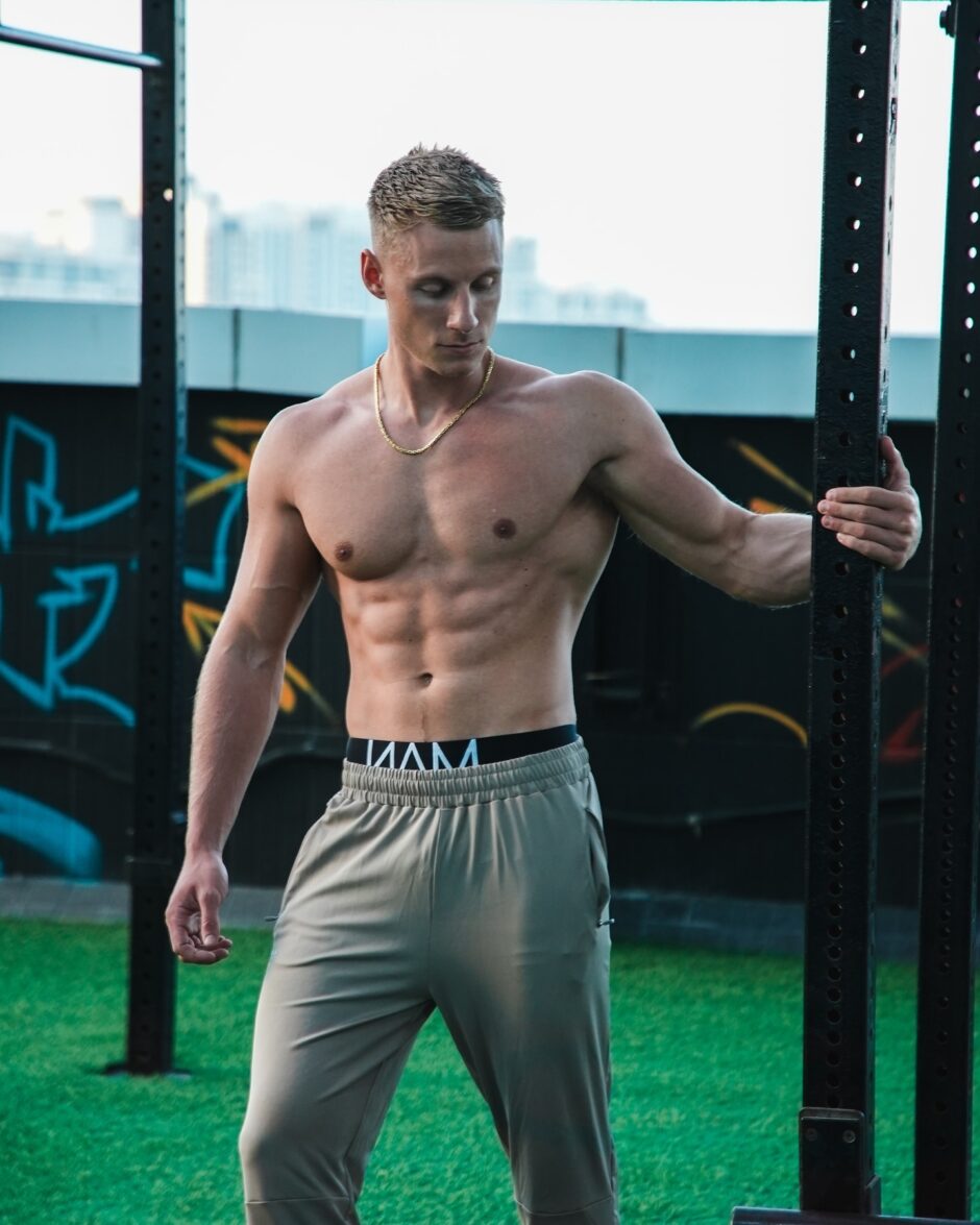 Max Wyatt – Shirtless Celebs
