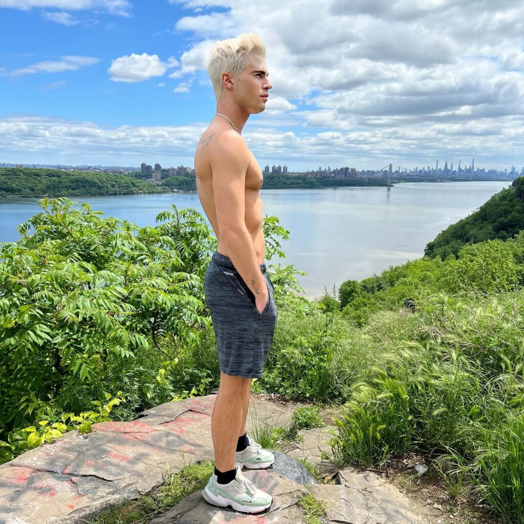 Brandon Cole Bailey – Shirtless Celebs