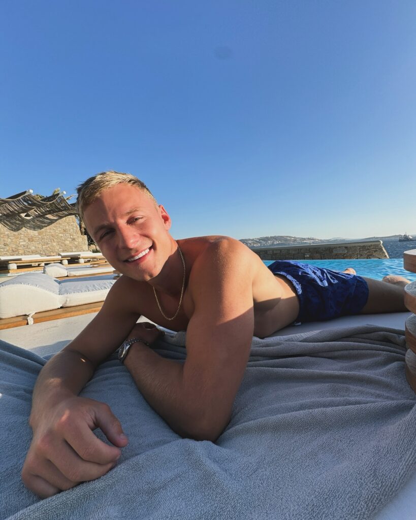 Max Wyatt – Shirtless Celebs