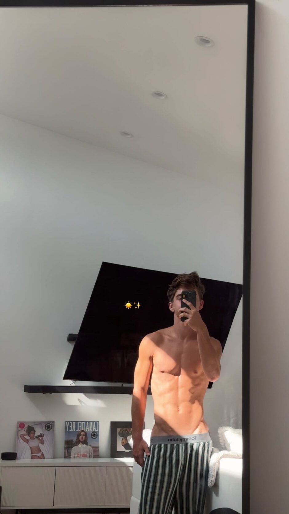 Matthew Crawford – Shirtless Celebs