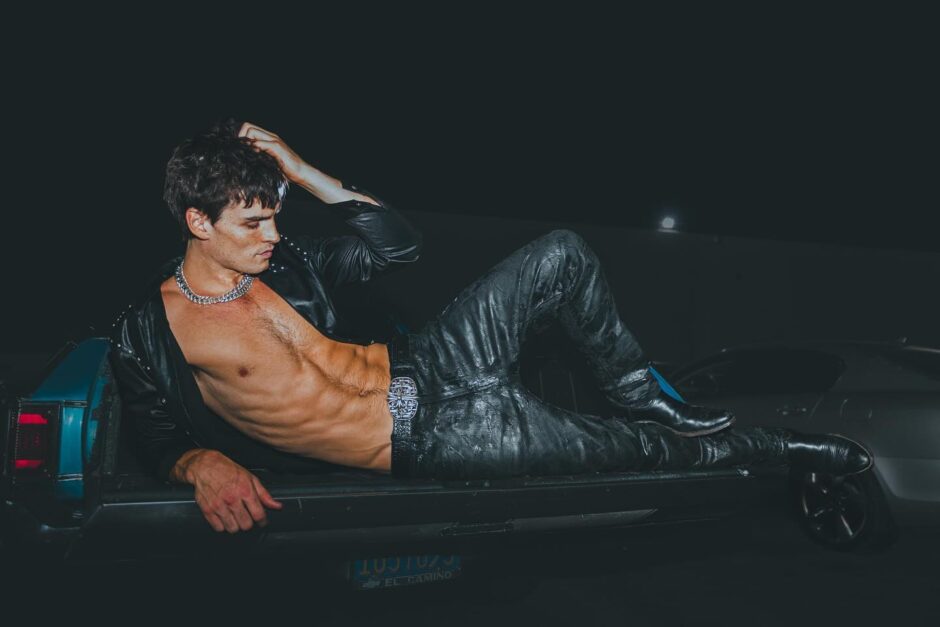 Gabriel Jayne – Shirtless Celebs