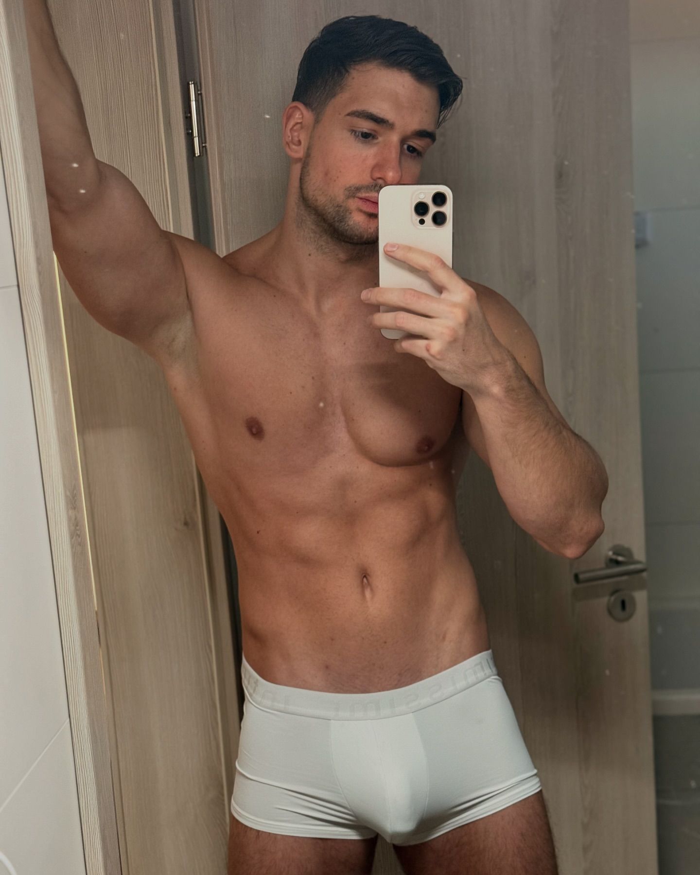 Niccolo Neri – Shirtless Celebs