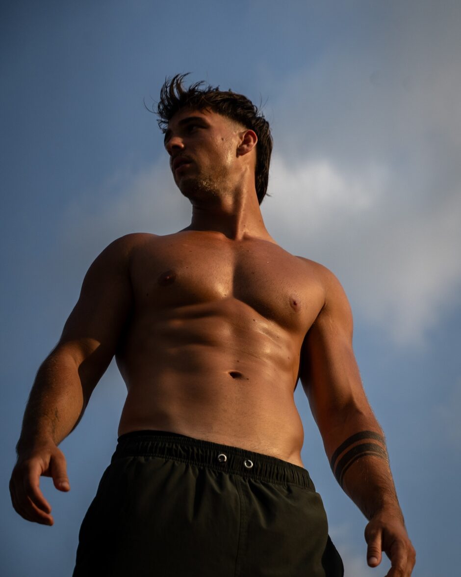Richard Heinze – Shirtless Music Celebs