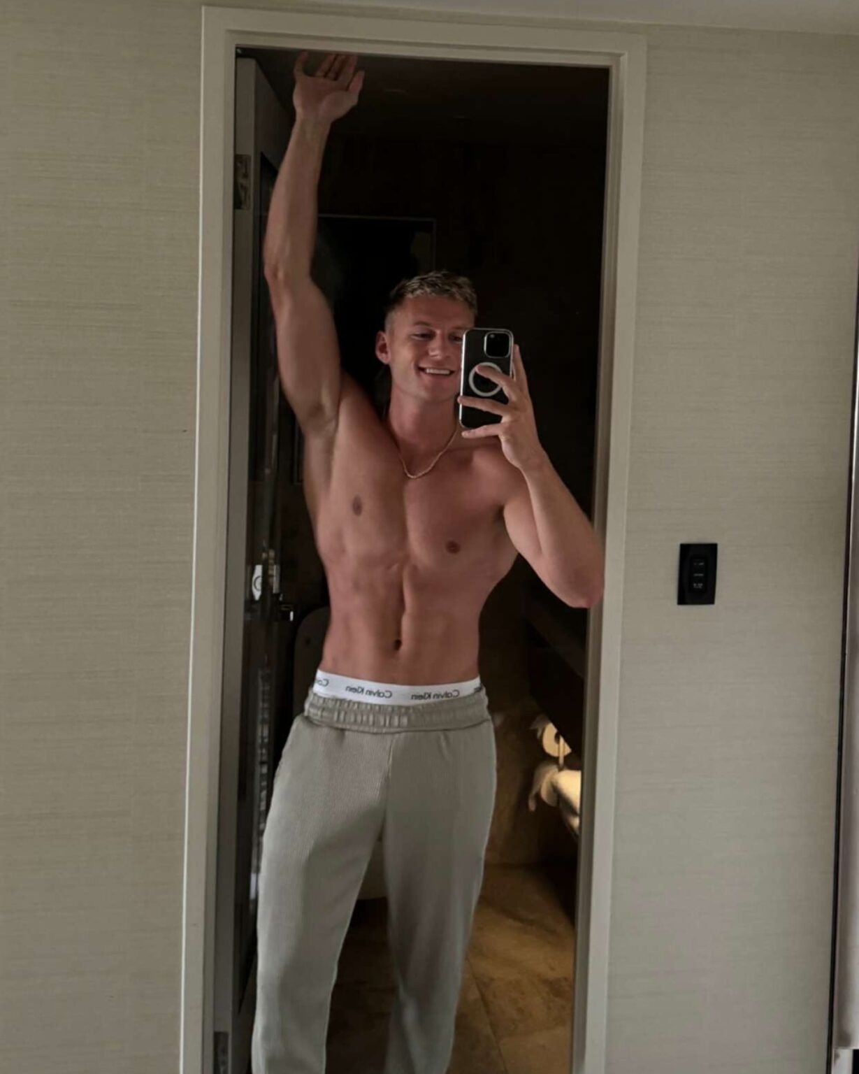 Max Wyatt – Shirtless Celebs