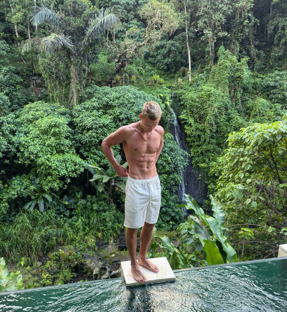 Max Wyatt – Shirtless Celebs