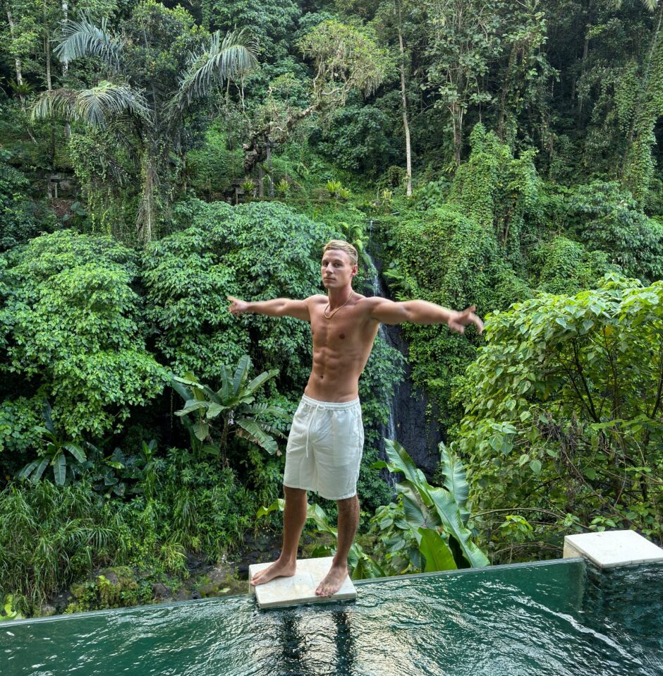Max Wyatt – Shirtless Celebs