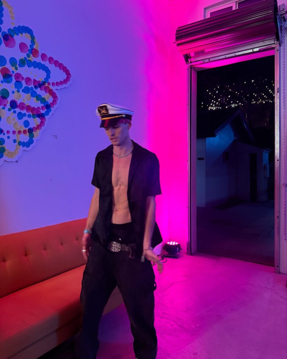 Gabriel Jayne – Shirtless Celebs