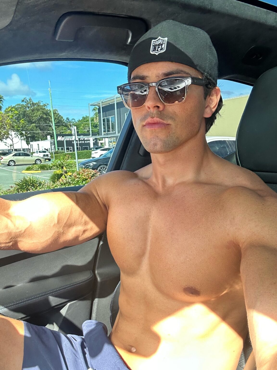 Brayden Dunbar – Shirtless Celebs