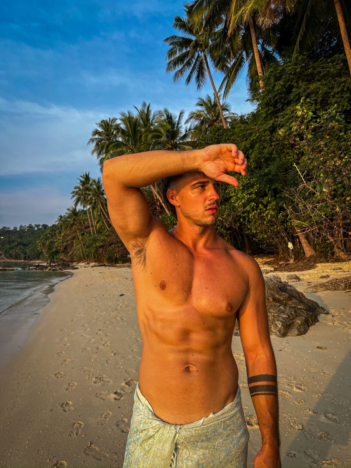 Richard Heinze – Shirtless Celebs