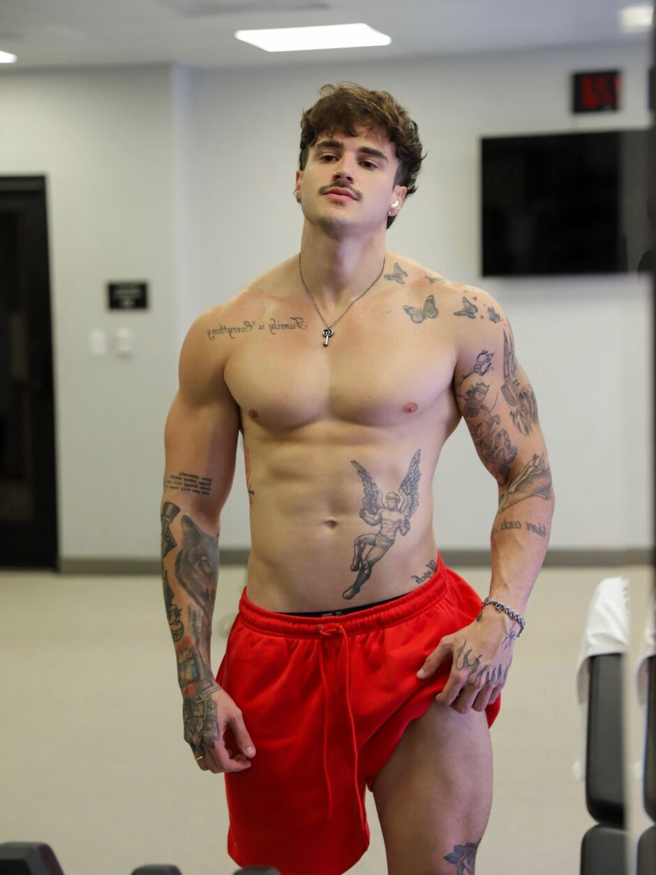 Alex Mapeli – Shirtless Celebs