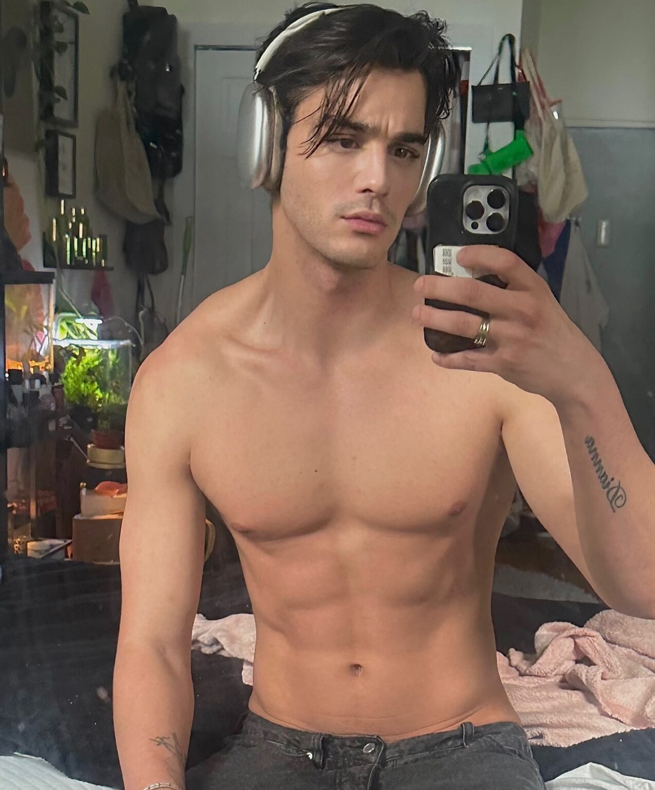 Scott Gardner – Shirtless Music Celebs