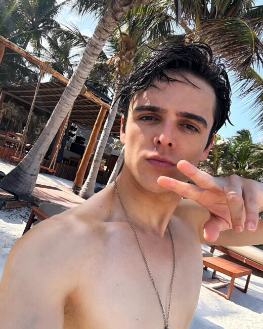 Andrés Navy – Shirtless Music Celebs