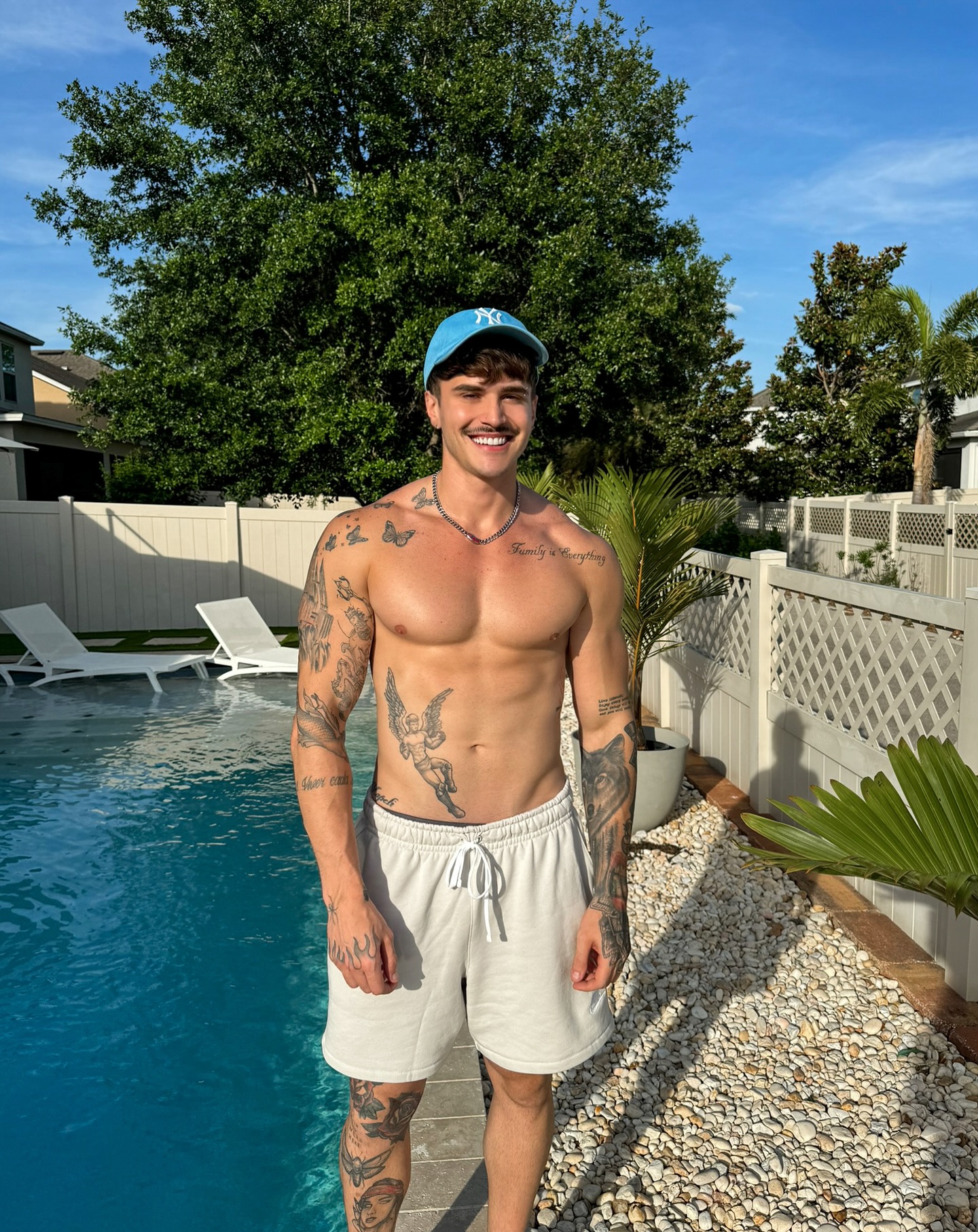 Alex Mapeli – Shirtless Celebs
