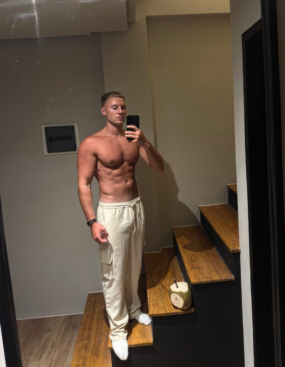 Max Wyatt – Shirtless Celebs
