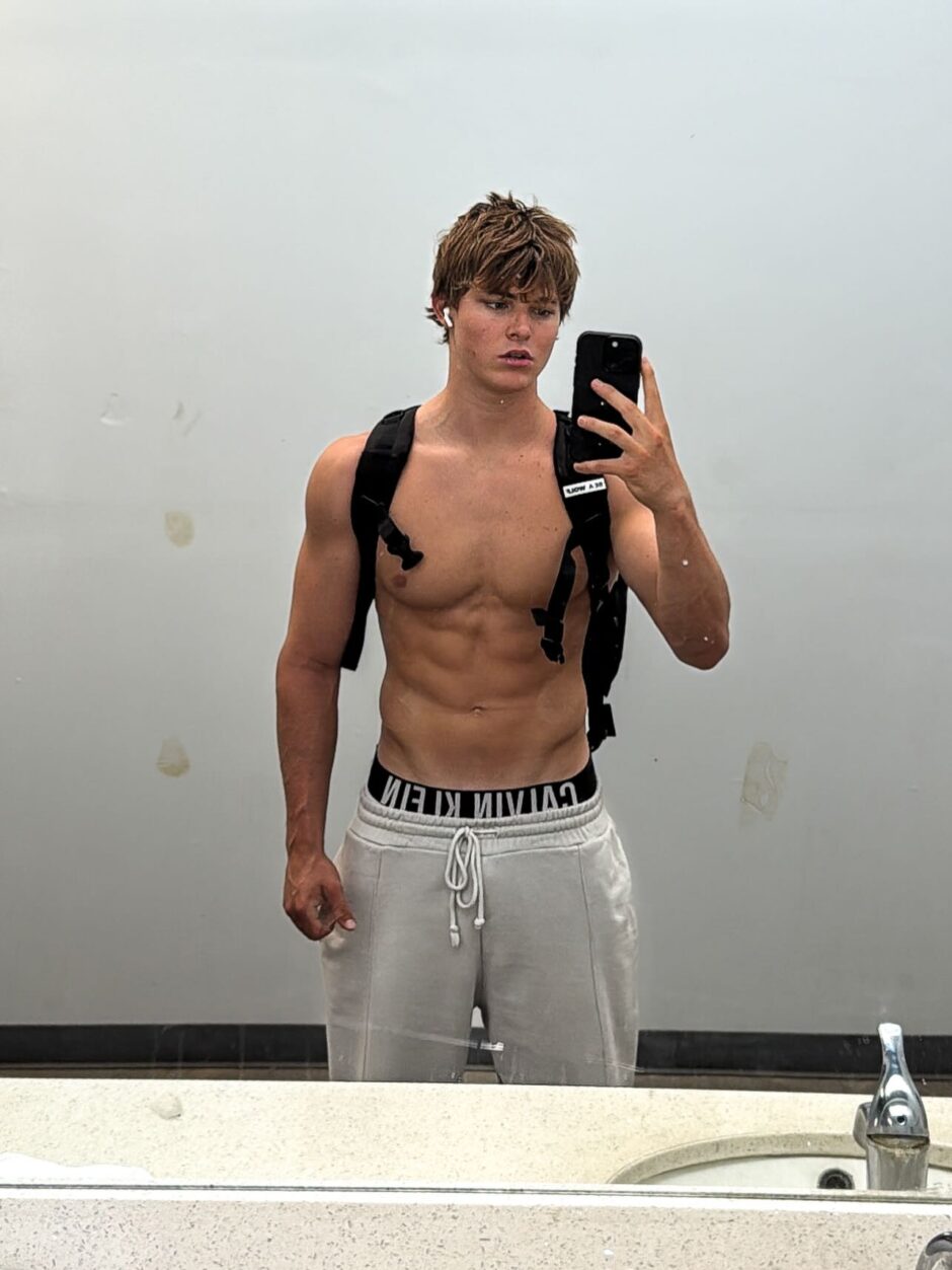 Lachlan McDermott – Shirtless Celebs