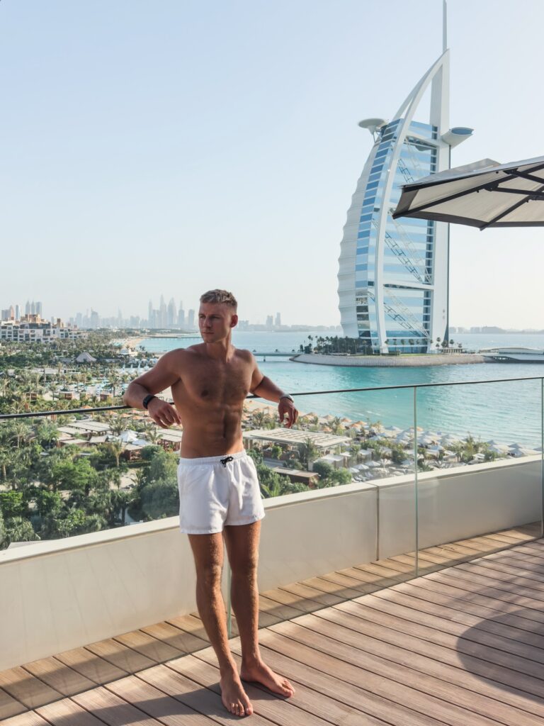 Max Wyatt – Shirtless Celebs