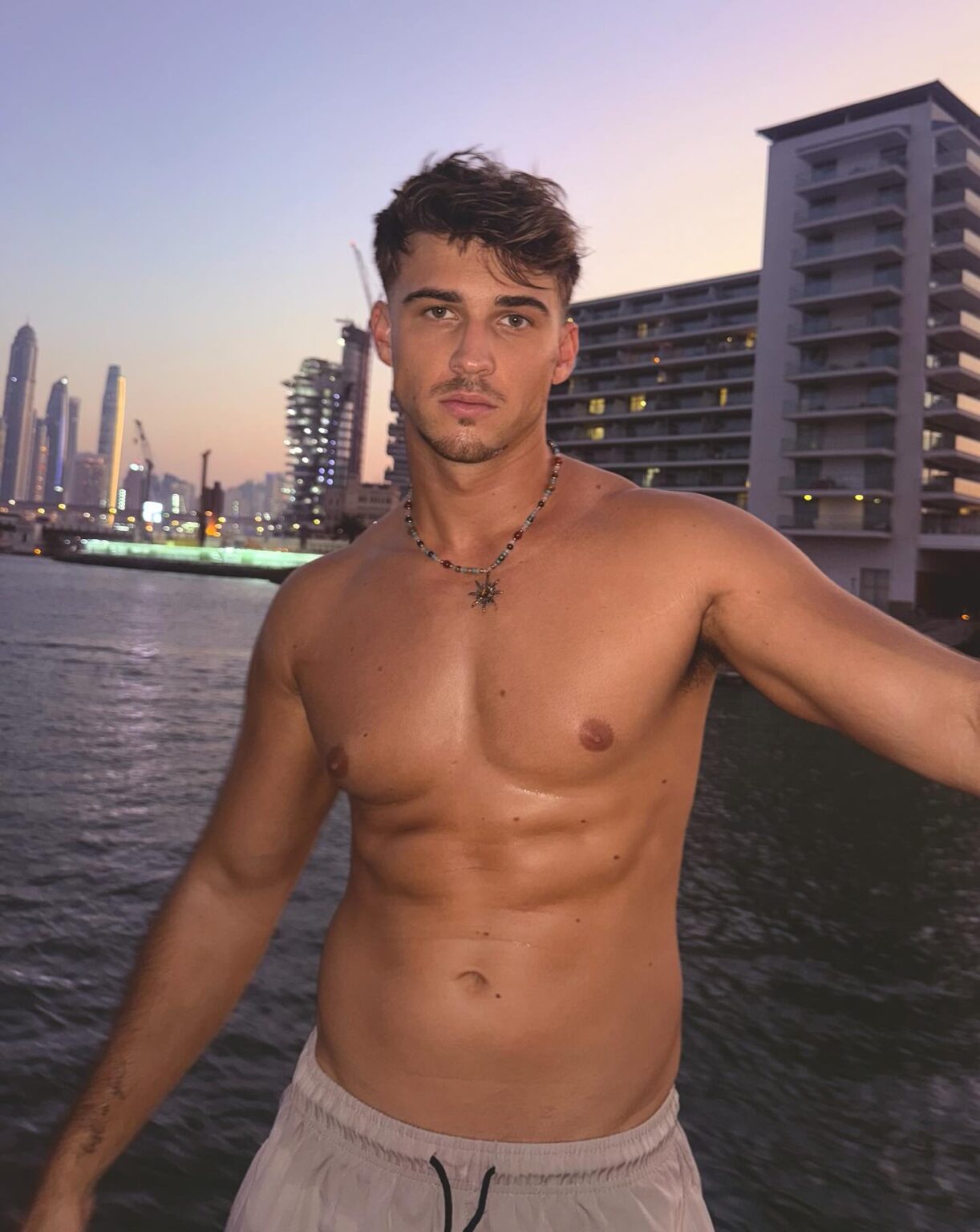 Richard Heinze – Shirtless Celebs